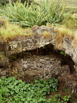Visiting Easter Island (Land-Based), Caves of Ana Te Pahu